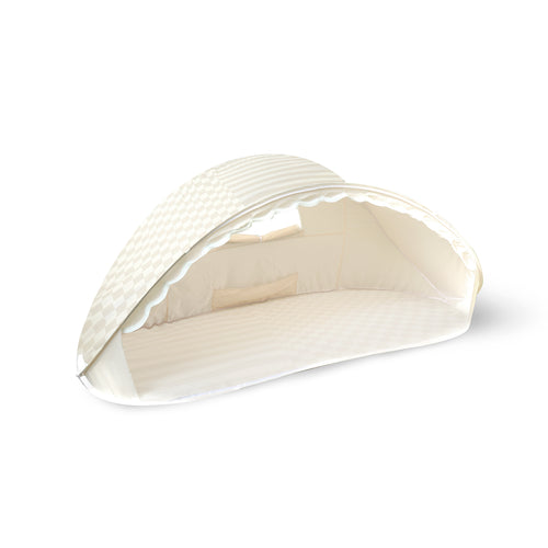 MINNIDIP is the original modern inflatable pool created by Emily Vaca